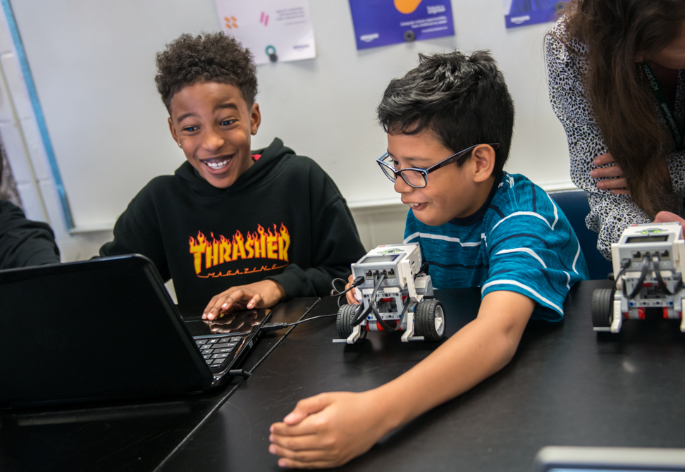 Amazon Helps Establish Robotics Programs at Six ACPS Schools – ACPS Express